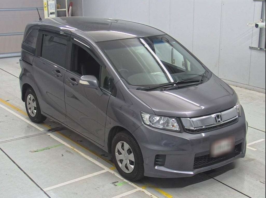Honda Freed Spike - Fuga Japan